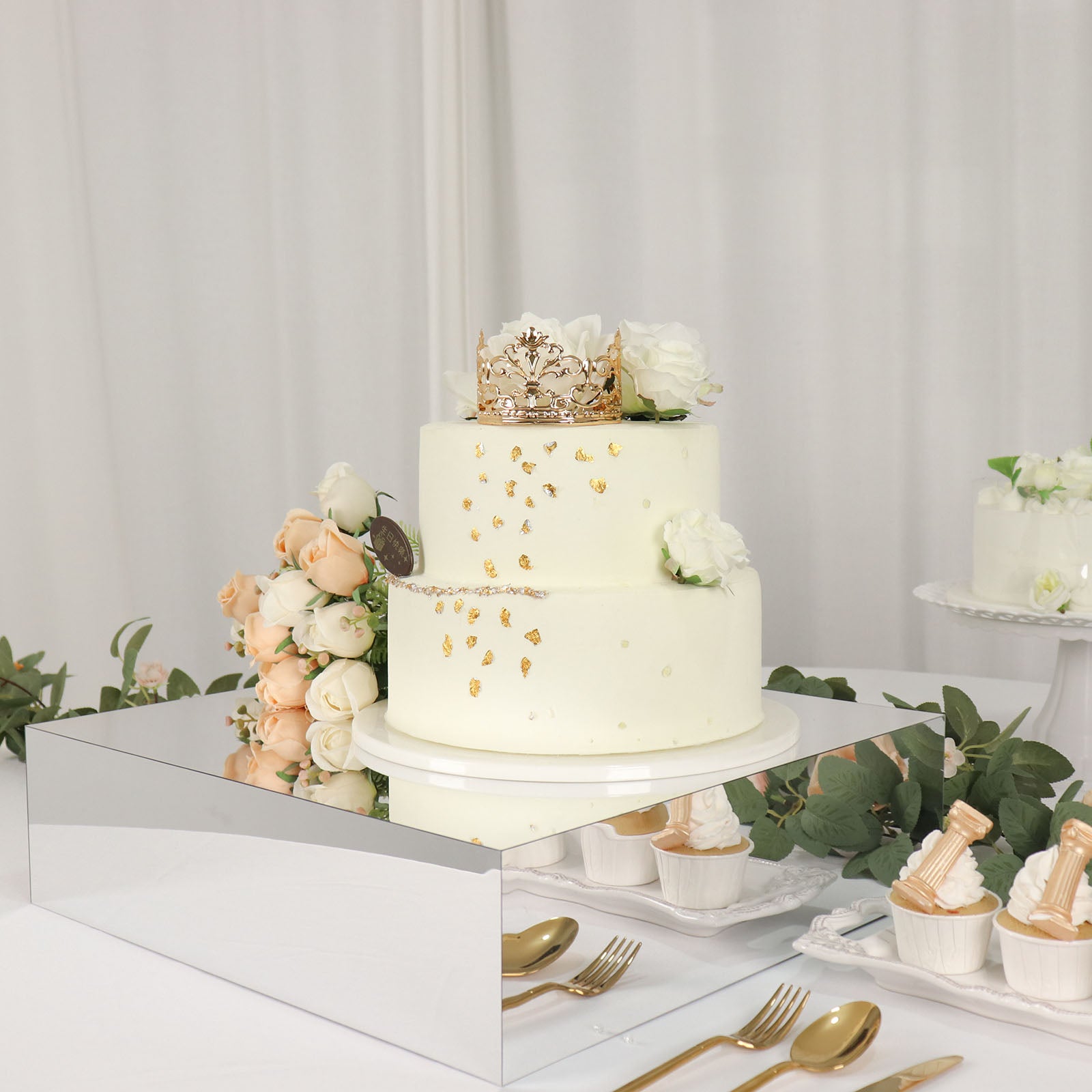 Acrylic Cake Box Stand With Hollow Bottom | eHomemart